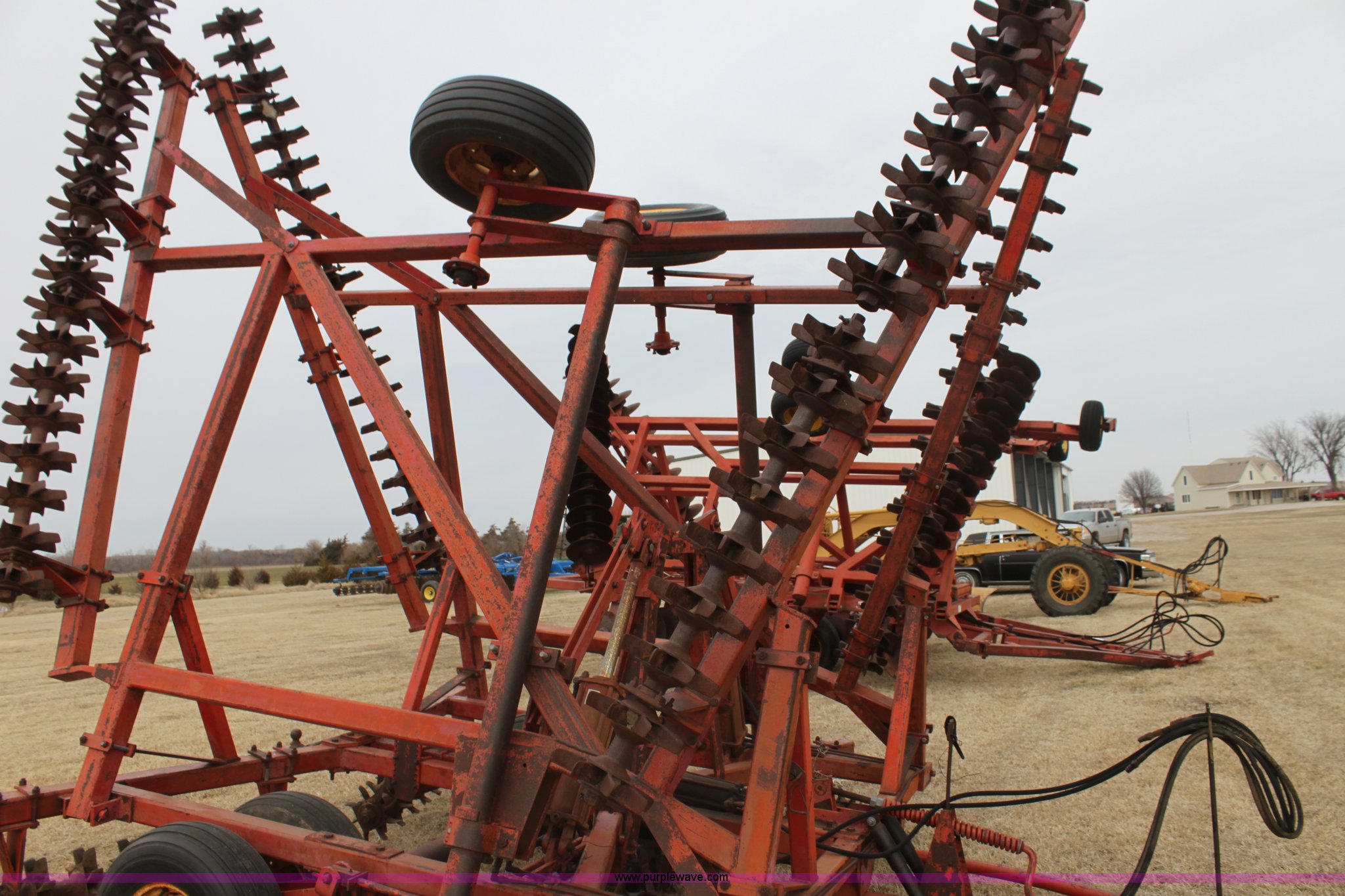 35' mulch treader in Cunningham, KS | Item L6531 sold | Purple Wave