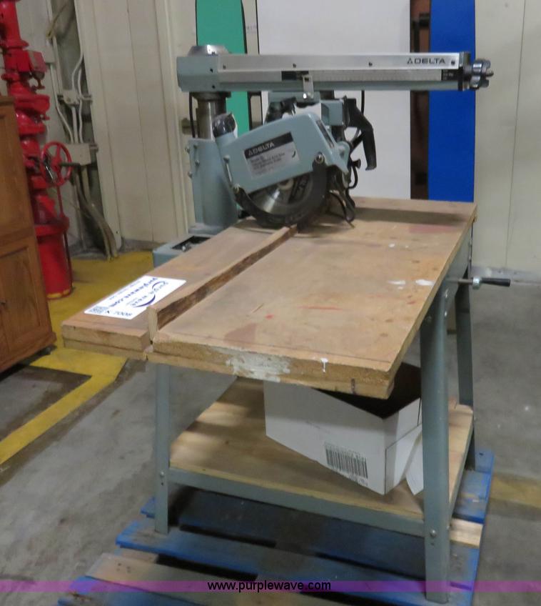 Delta radial arm saw in Lansing, KS | Item K7008 sold | Purple Wave