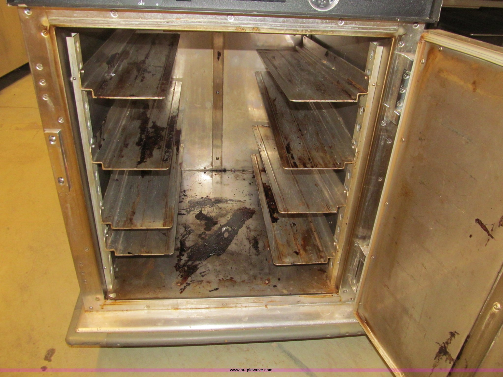 (3) Cres Cor hot carts in Des Moines, IA | Item J3296 sold | Purple Wave