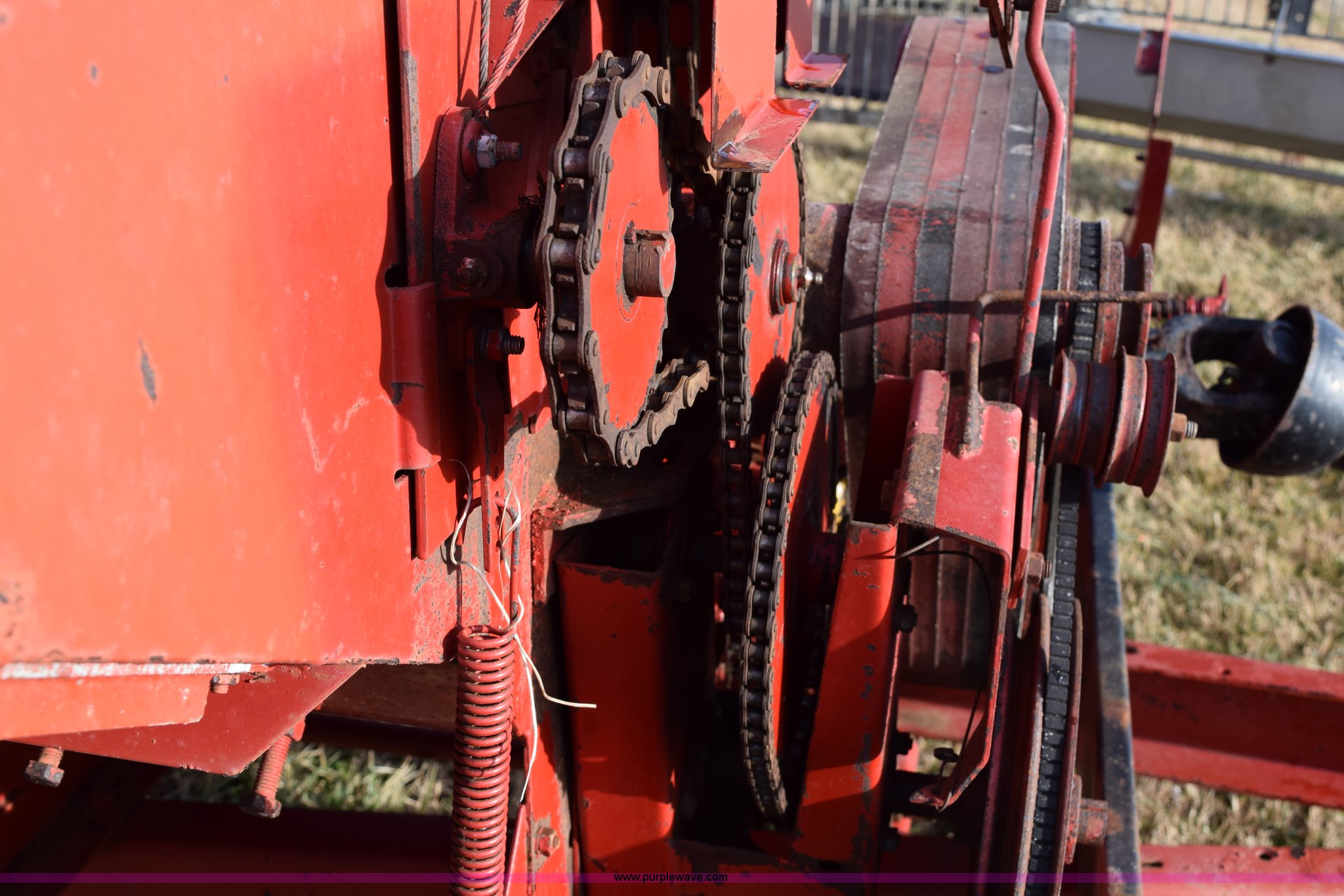 Case IH 1250 grinder mixer in Riddleton, TN | Item I8525 sold | Purple Wave