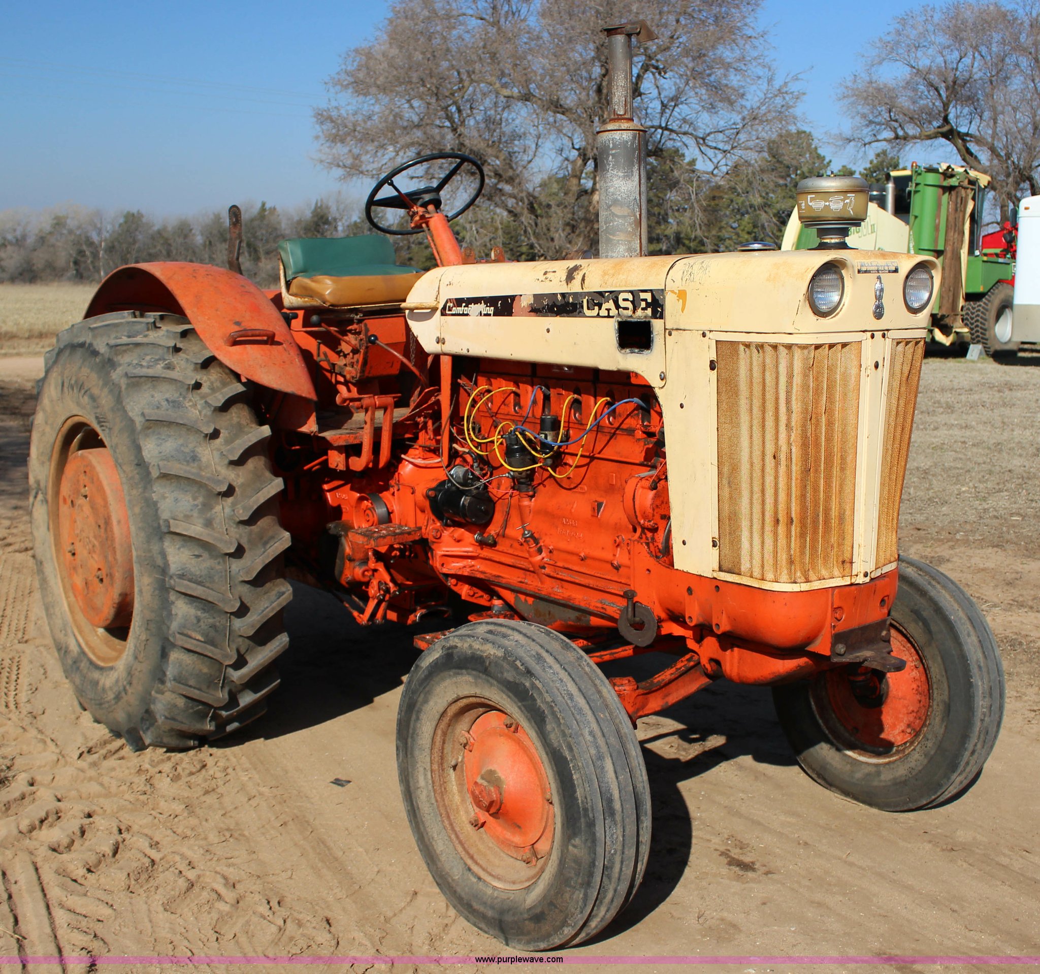 Case 940 Comfort King tractor in Viola, KS | Item L6601 sold | Purple Wave