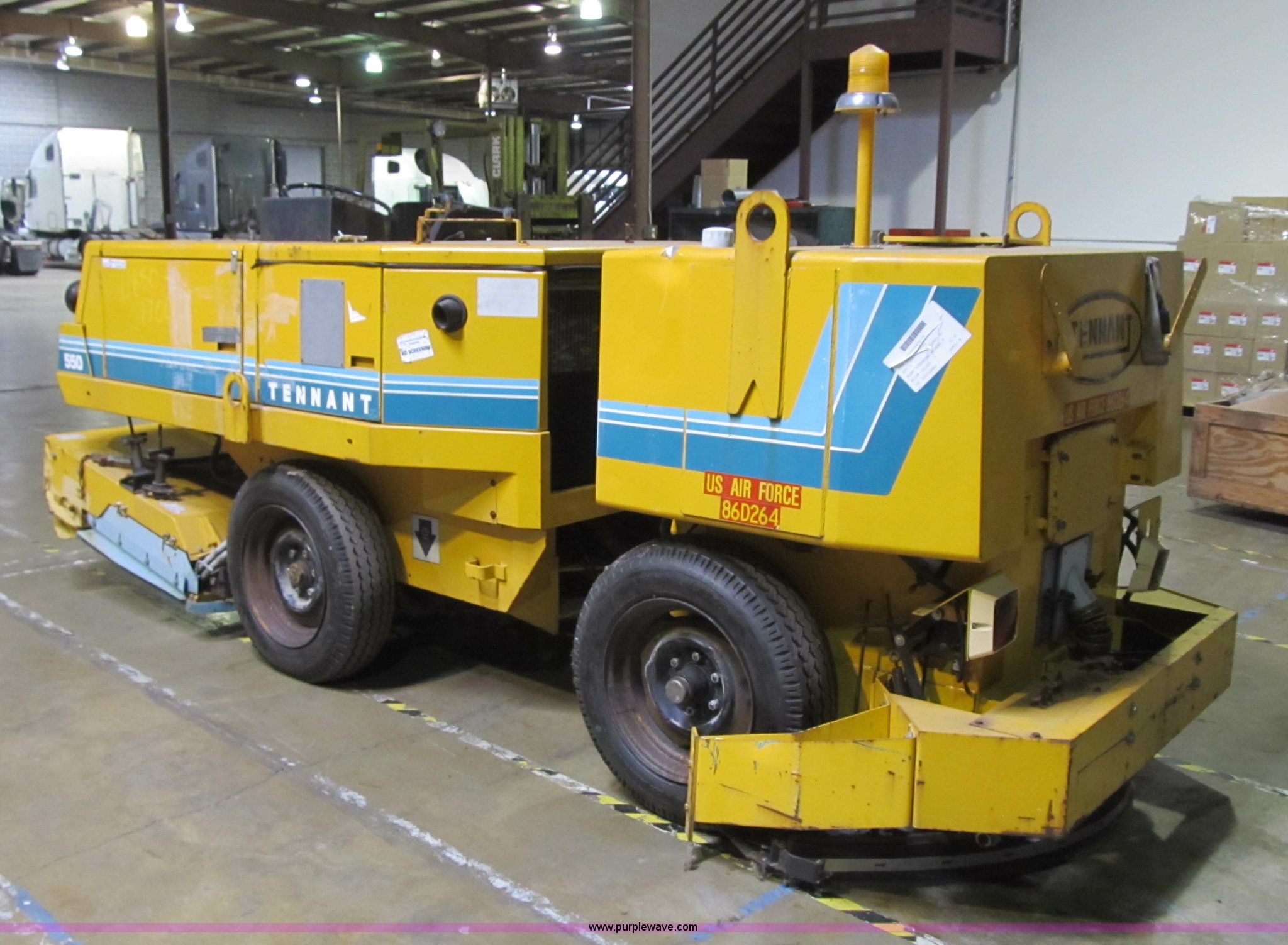 Tennant 550D articulating wet/vac floor scrubber in Olathe, KS | Item ...