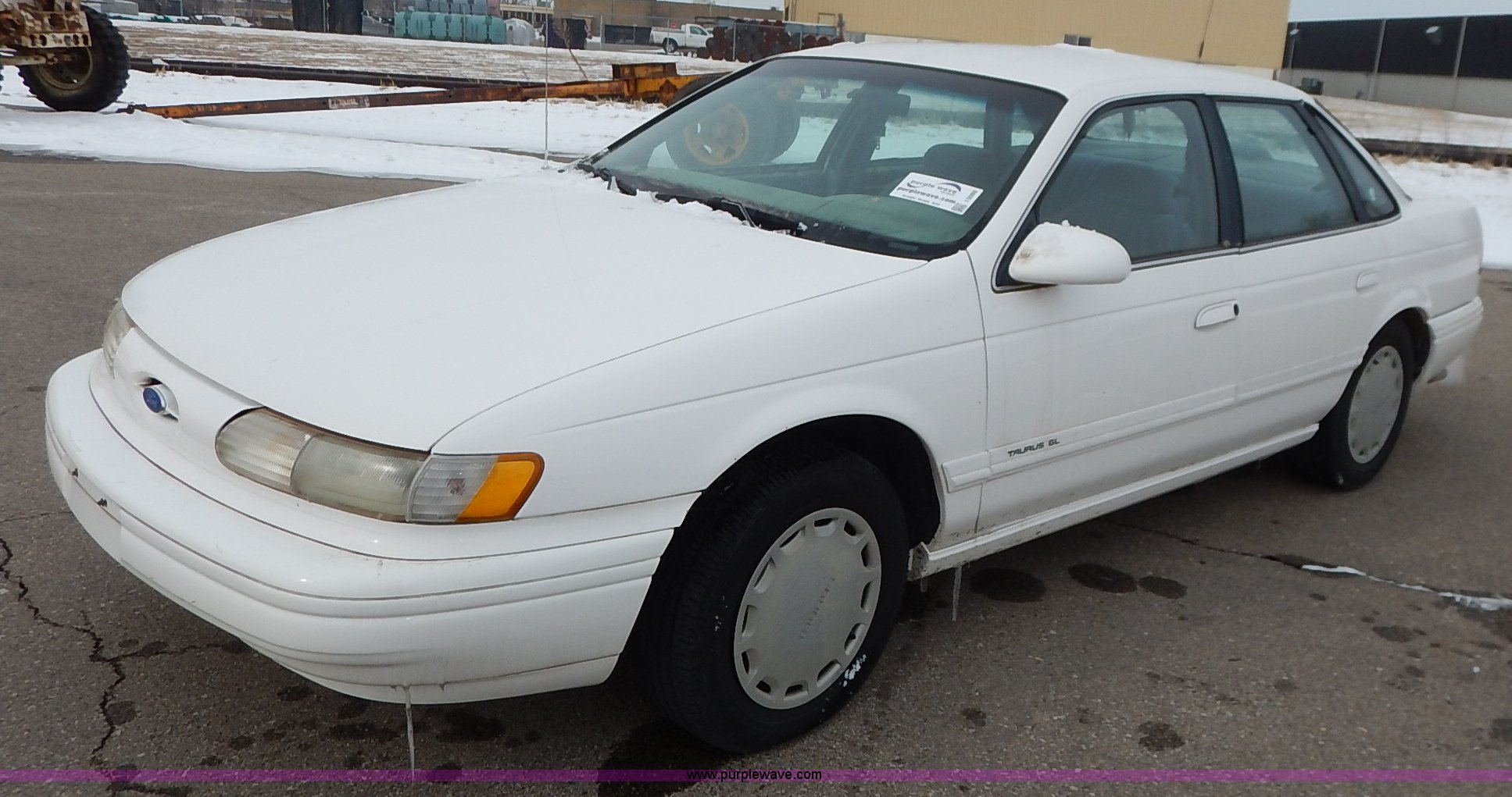1994 Ford Taurus GL in Manhattan, KS | Item I5099 sold | Purple Wave