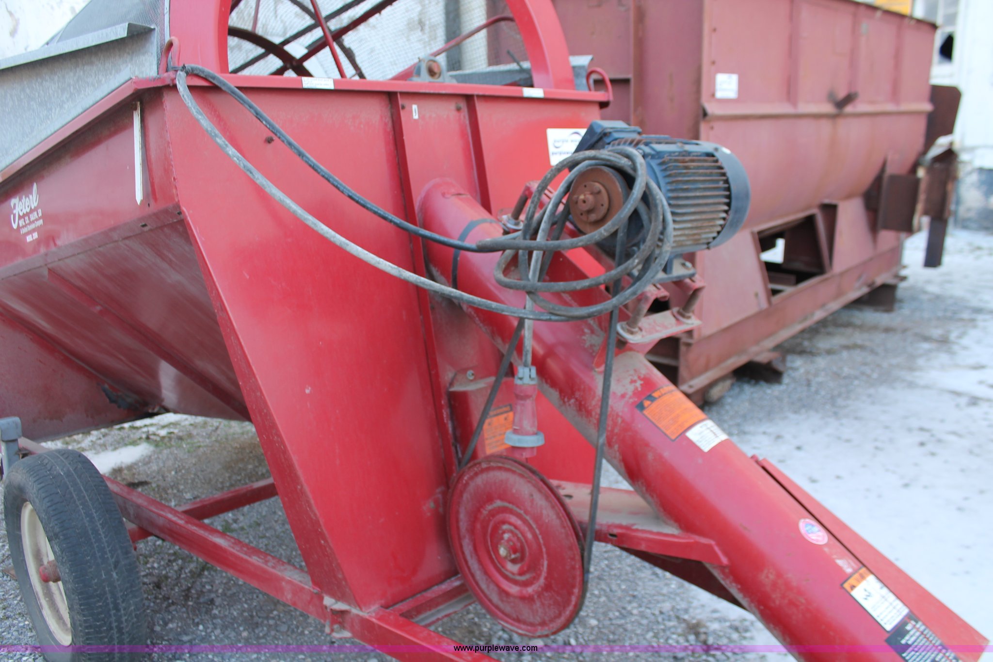 Feterl grain cleaner in El Reno, OK | Item H5915 sold | Purple Wave