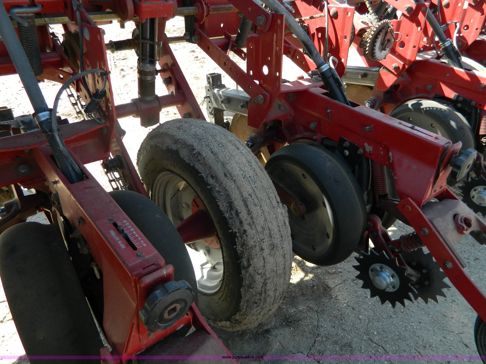 1998 Case IH 955 planter in Norton, KS | Item K8004 sold | Purple Wave