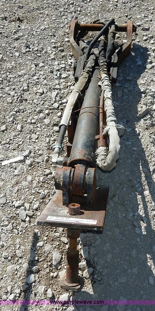 Case 580 hydraulic backhoe thumb in Kansas City, KS | Item AV9518 sold ...