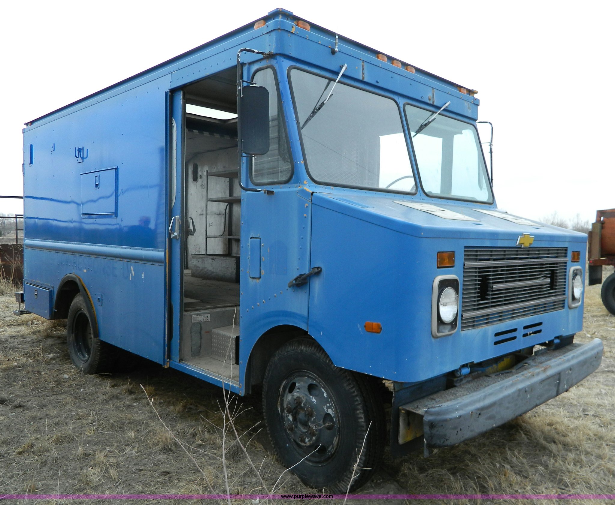 1982 Chevrolet box van in Concordia, KS | Item D6132 sold | Purple Wave