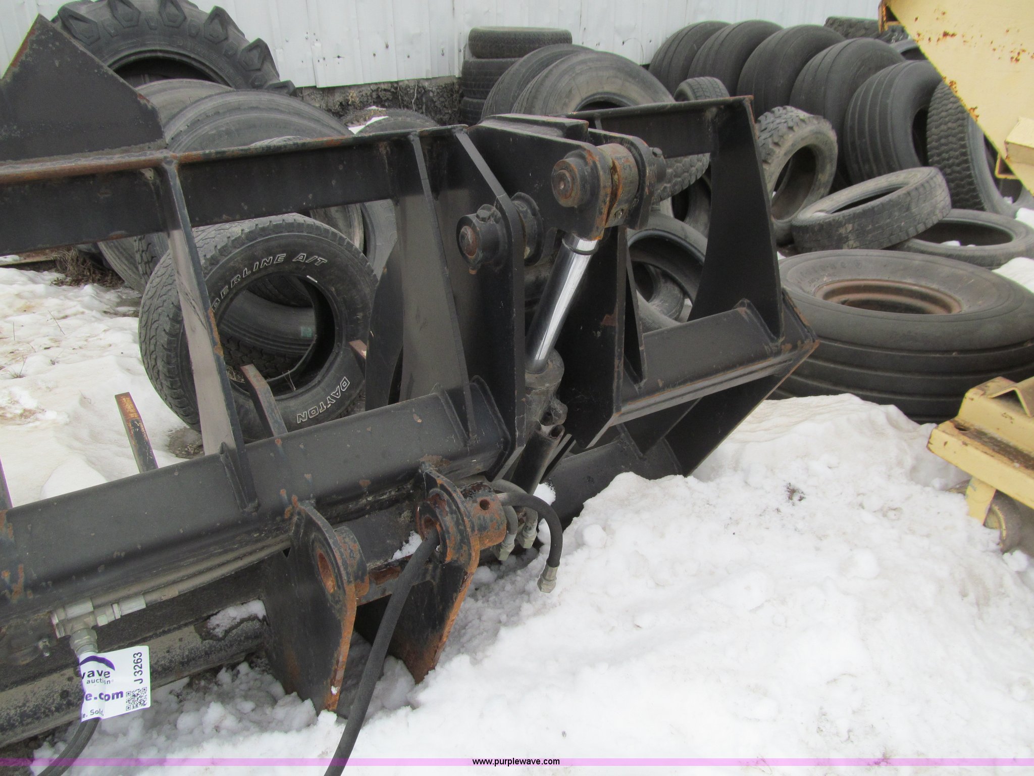 Fleco dual arm grapple rake in Harvey, IA | Item J3263 sold | Purple Wave