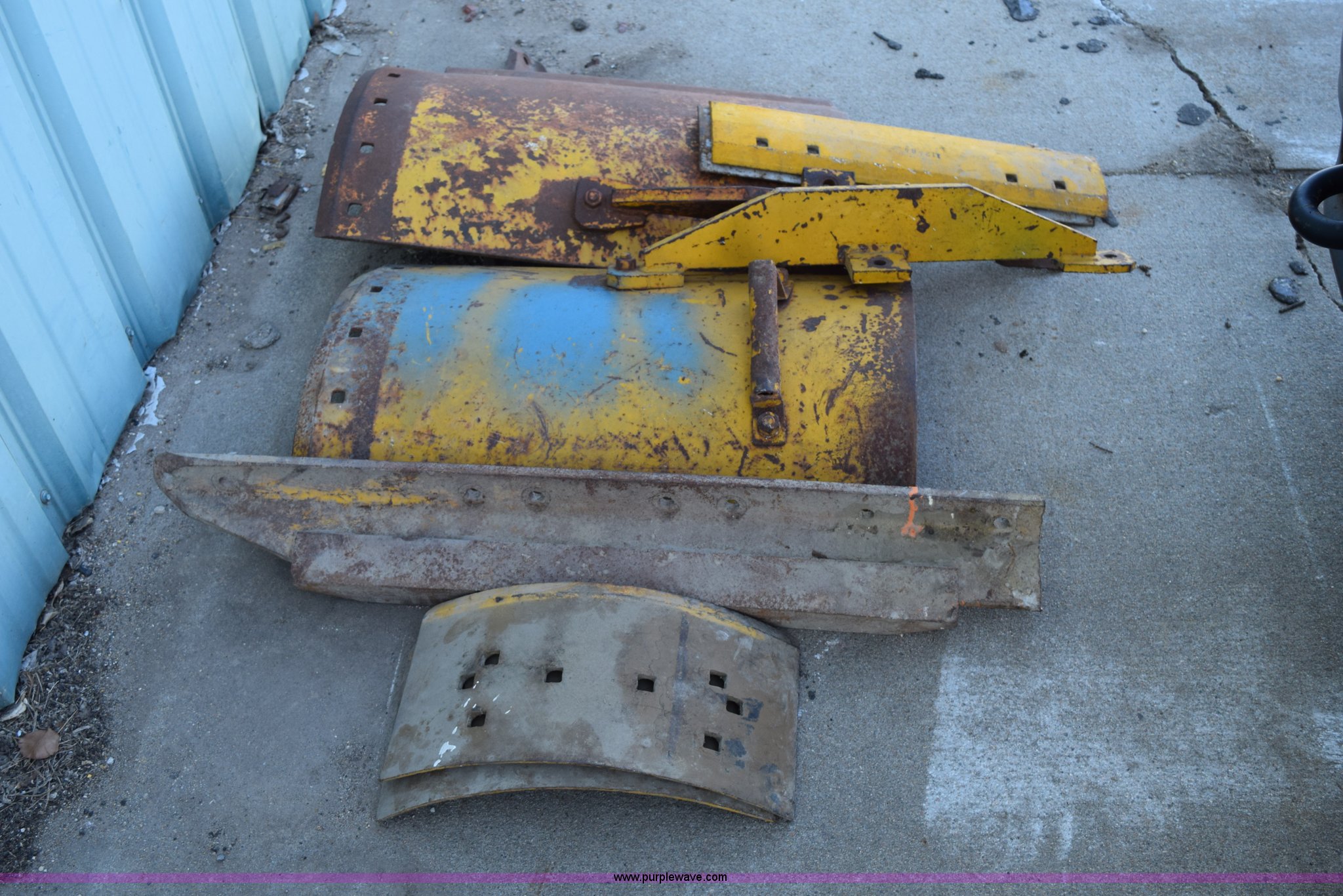 3.5'L motor grader blade extensions in Concordia, KS | Item BA9860 sold ...
