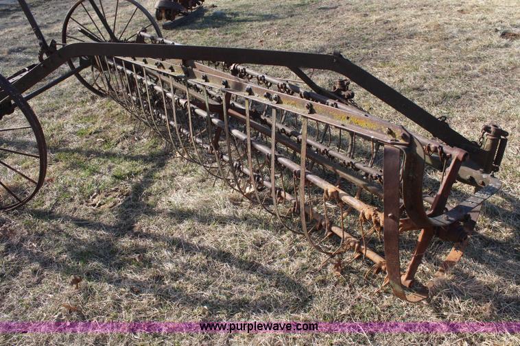 Case side delivery rake in Tonganoxie, KS | Item BO9489 sold | Purple Wave