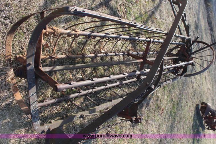 Case side delivery rake in Tonganoxie, KS | Item BO9489 sold | Purple Wave