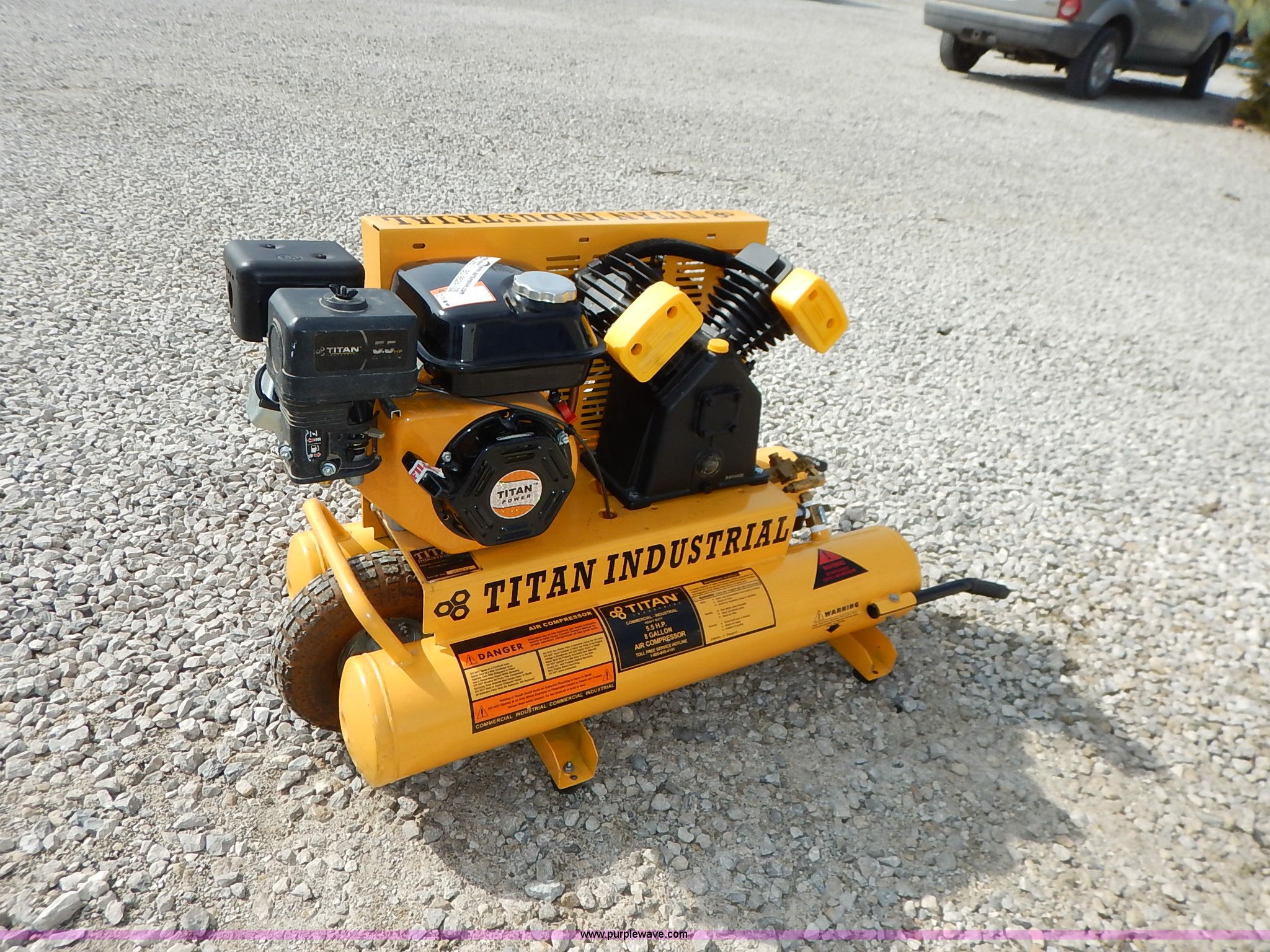 Titan air compressor in Williamsburg, KS | Item BC9524 sold | Purple Wave
