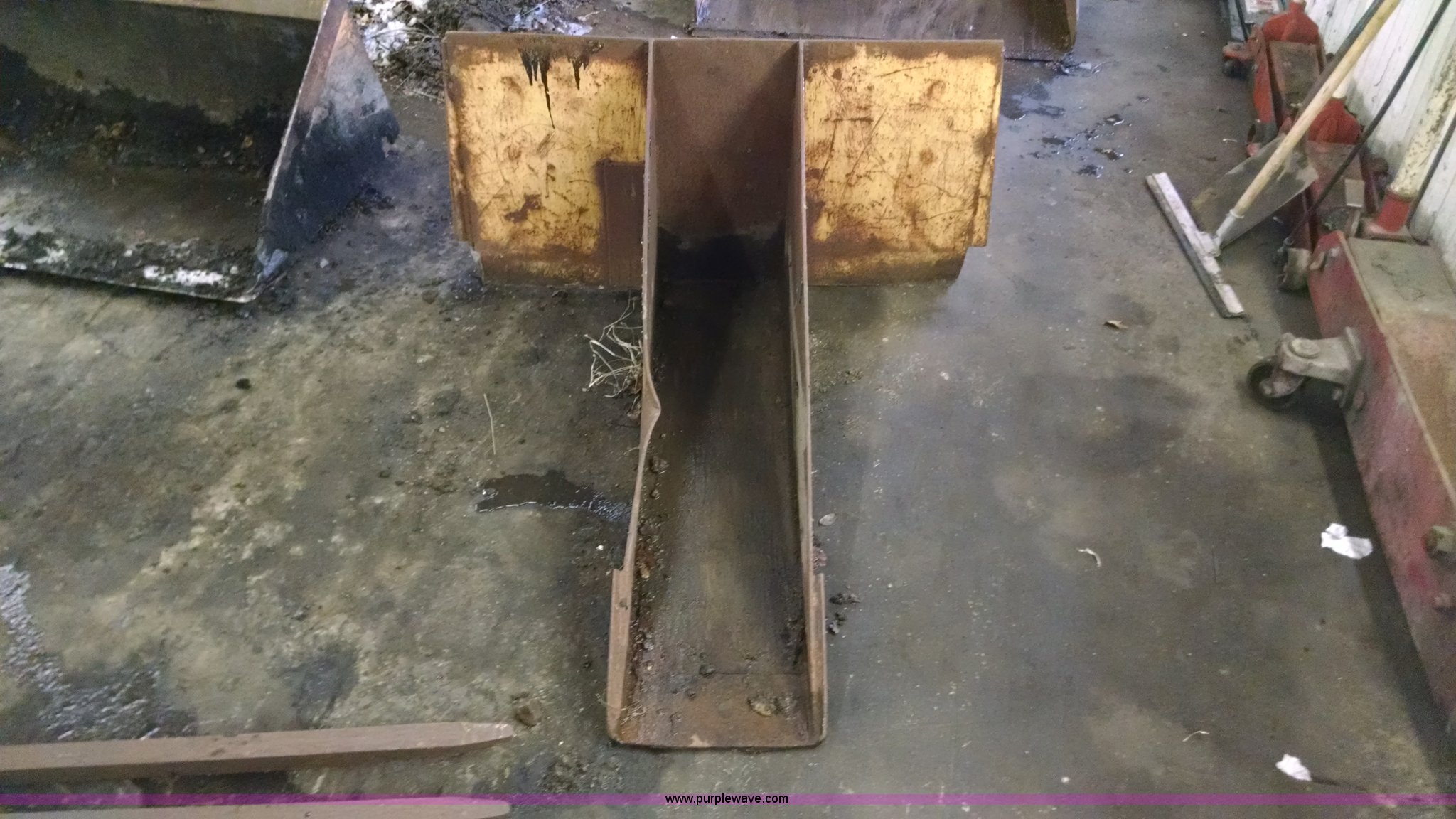 Skid steer trench bucket in Inver Grove Heights, MN | Item J1905 sold ...