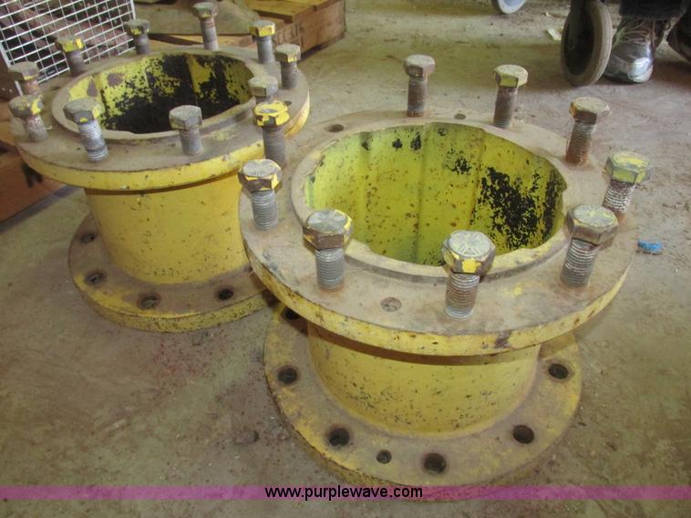 Dual tire hub extensions in Harvard, NE | Item AV9212 sold | Purple Wave