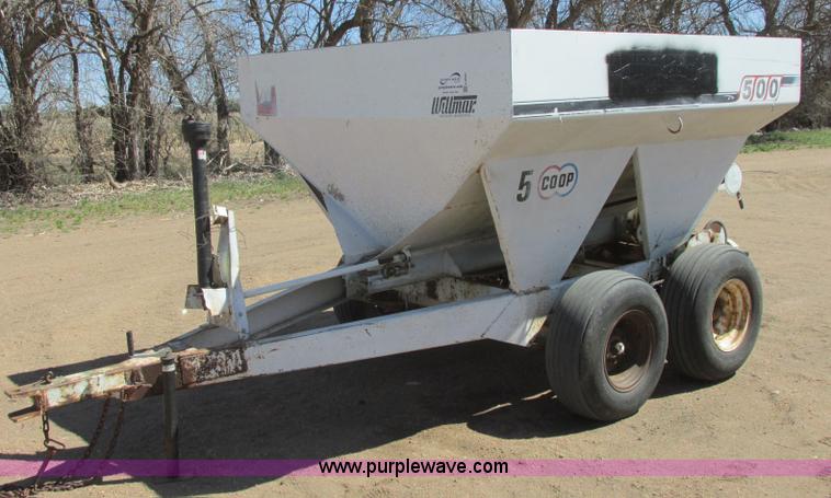Willmar 500 fertilizer spreader/buggy in Kinsley, KS | Item H8686 sold ...