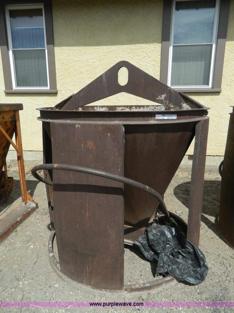 Concrete dump chute in Great Bend, KS | Item BH9706 sold | Purple Wave