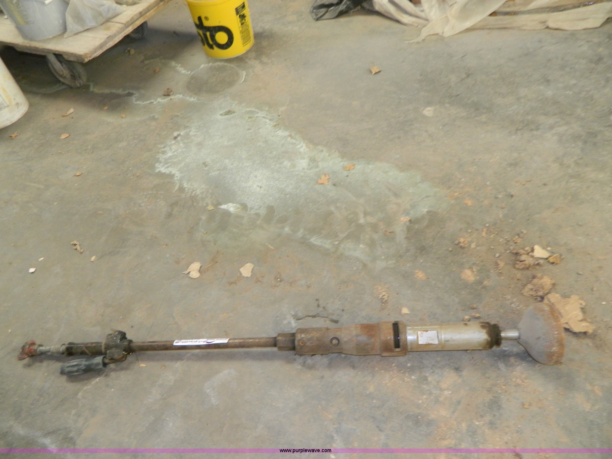 Pneumatic air tamper in Great Bend, KS | Item BH9726 sold | Purple Wave