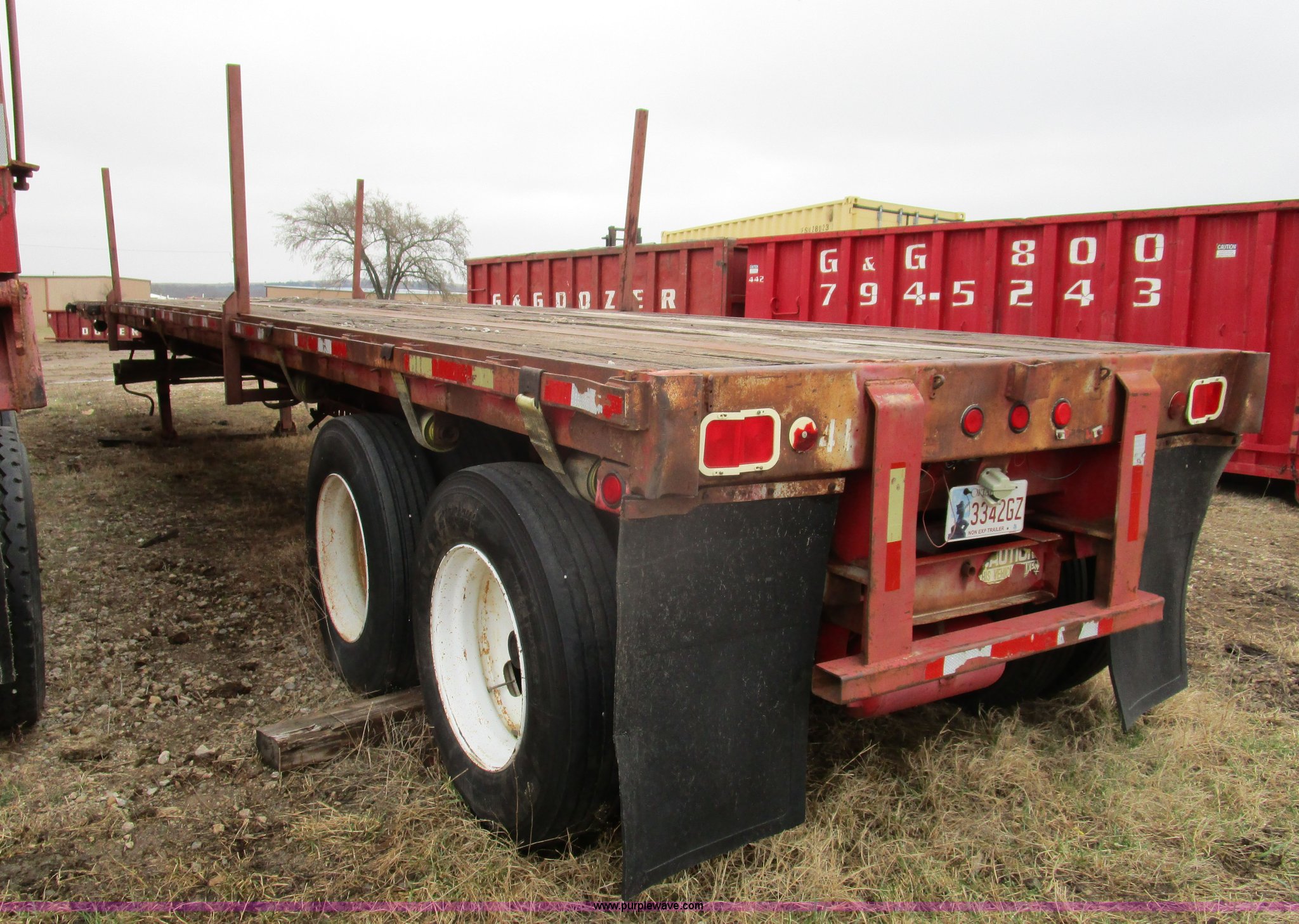 1984 Aztec flatbed trailer in Caney, KS | Item D2375 sold | Purple Wave