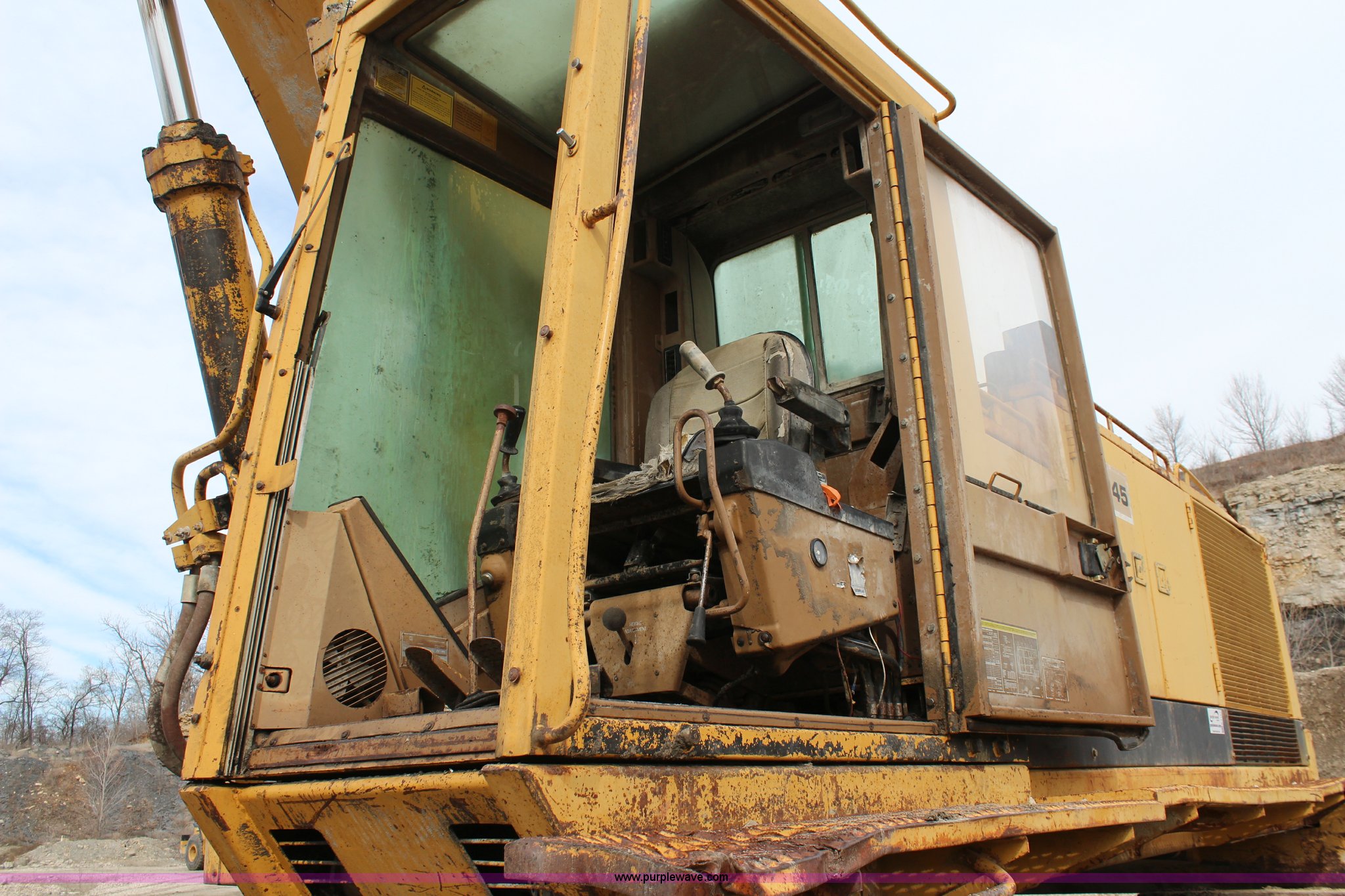 1984 Caterpillar 245 excavator in Ottawa, KS | Item K7101 sold | Purple ...
