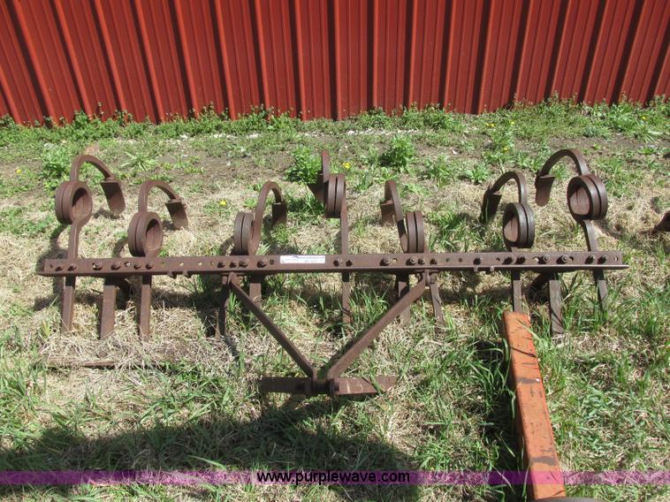 Spring shank chisel in Smolan, KS | Item BP9237 sold | Purple Wave