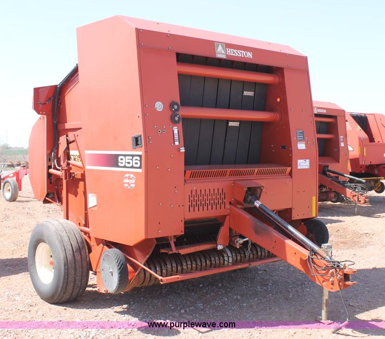 2005 Hesston 956A round baler in Altus, OK | Item H1550 sold | Purple Wave