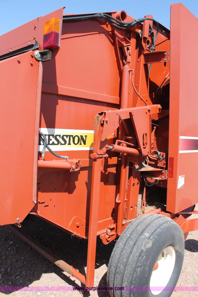 2005 Hesston 956A round baler in Altus, OK | Item H1550 sold | Purple Wave