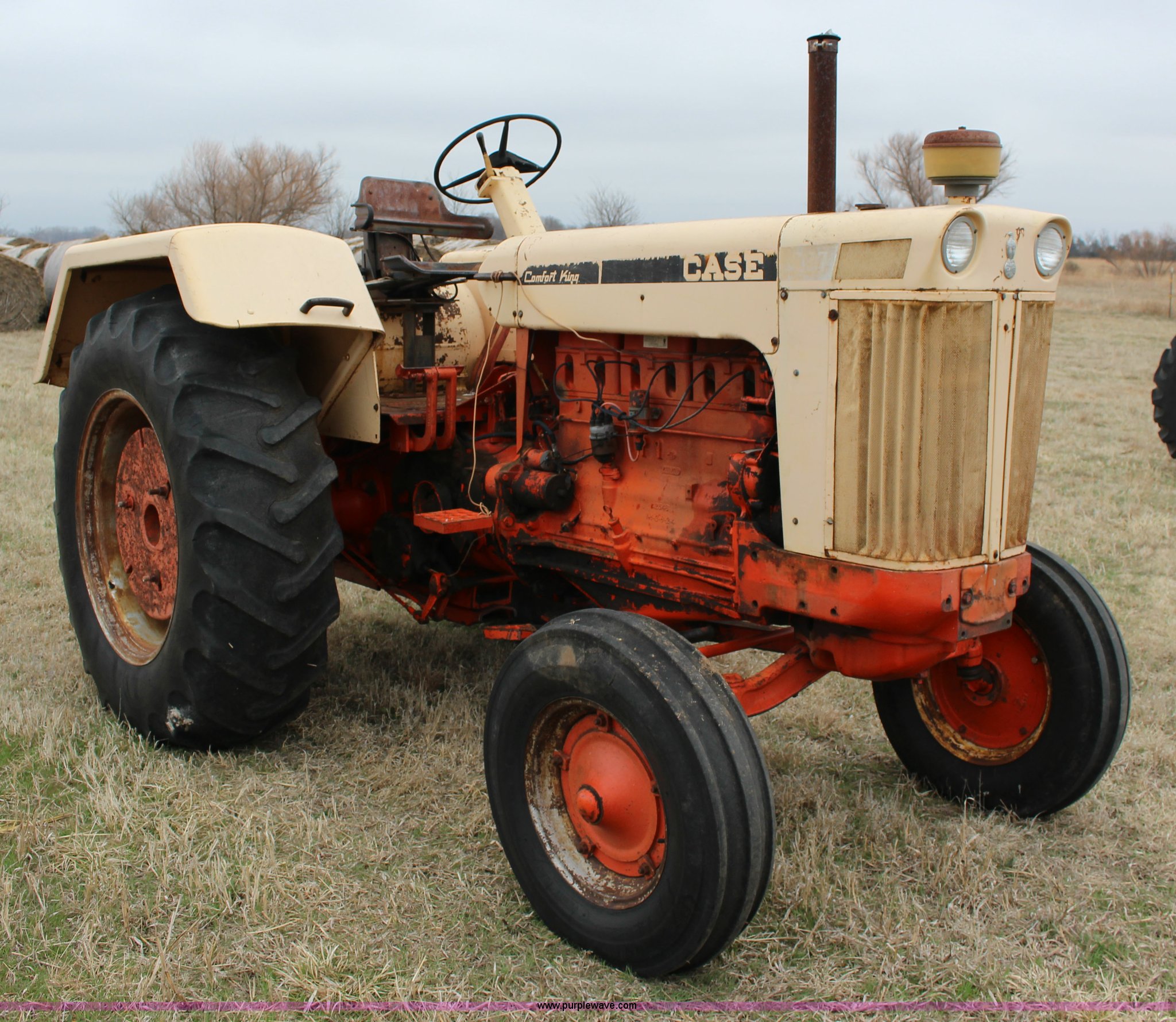 Case 940 Comfort King tractor in Rago, KS | Item F7570 sold | Purple Wave