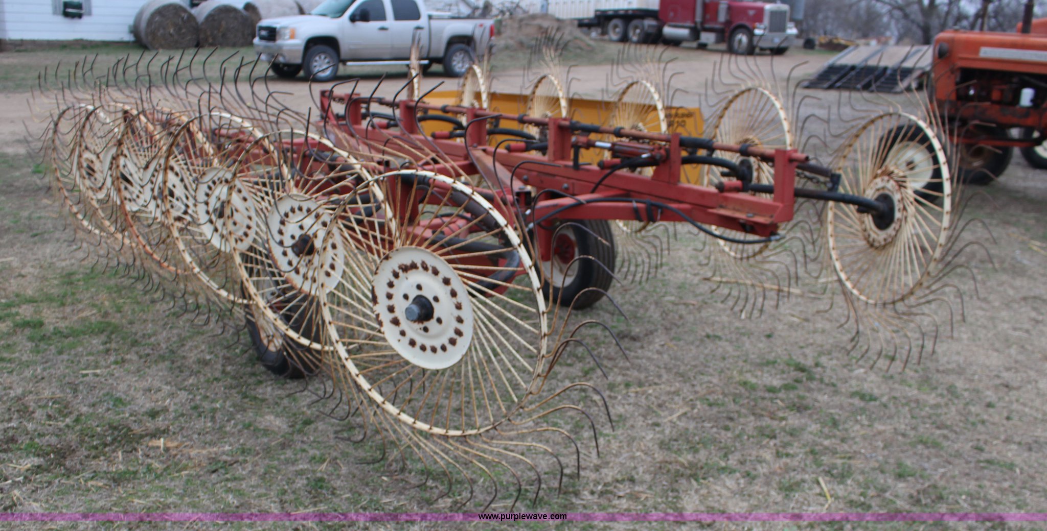 H&S bi-fold hay rake in Conway Springs, KS | Item F7574 sold | Purple Wave