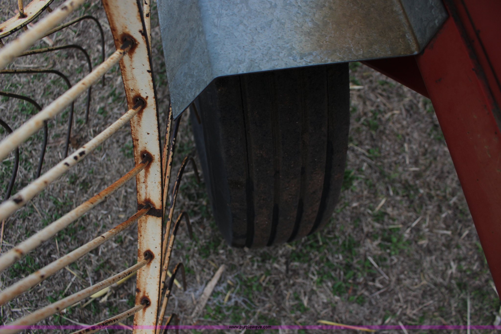 H&S bi-fold hay rake in Conway Springs, KS | Item F7574 sold | Purple Wave