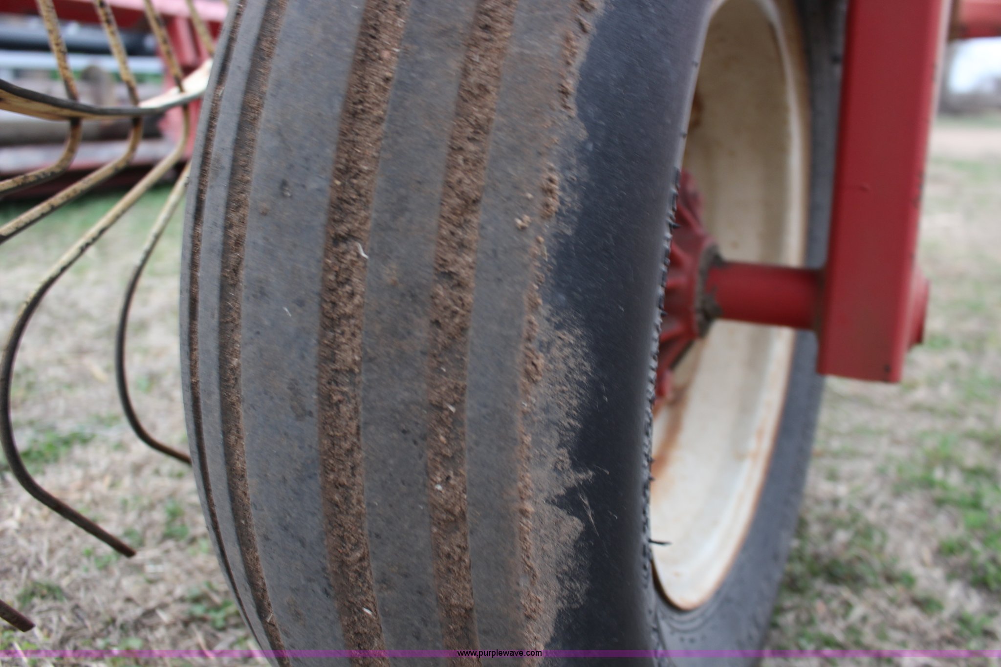 H&S bi-fold hay rake in Conway Springs, KS | Item F7574 sold | Purple Wave