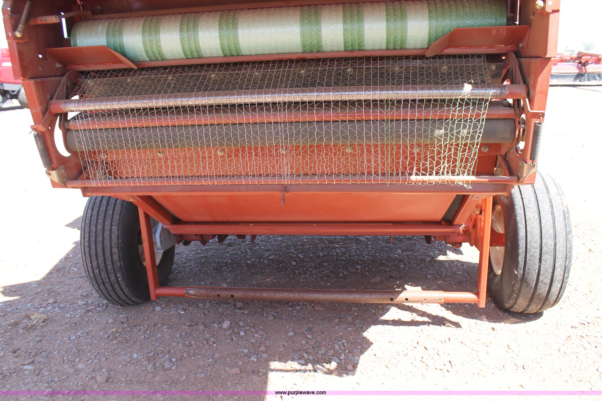 2005 Hesston 956A round baler in Altus, OK | Item H1550 sold | Purple Wave