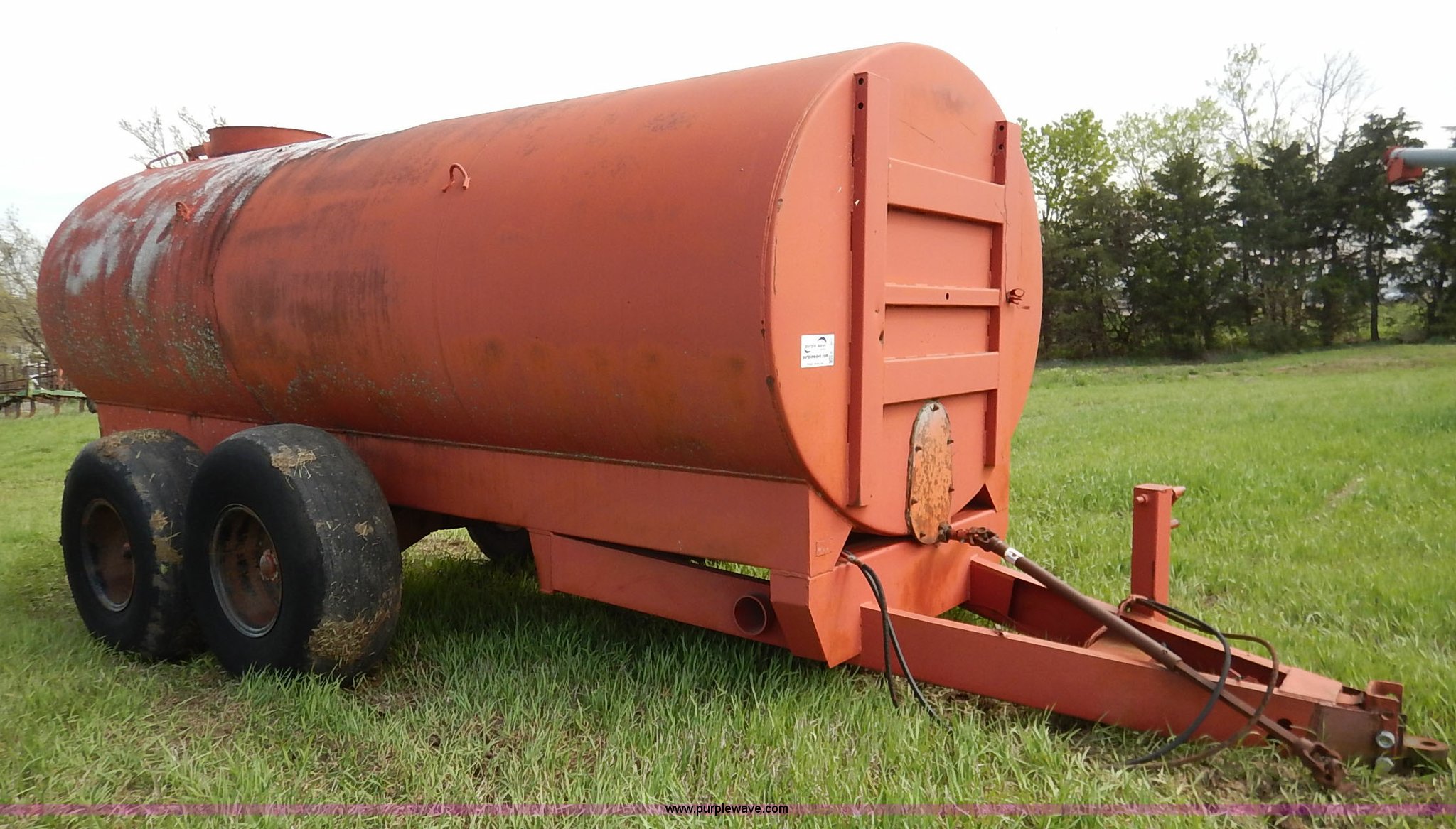 Calumet liquid manure tank in Gridley, KS | Item K7401 sold | Purple Wave
