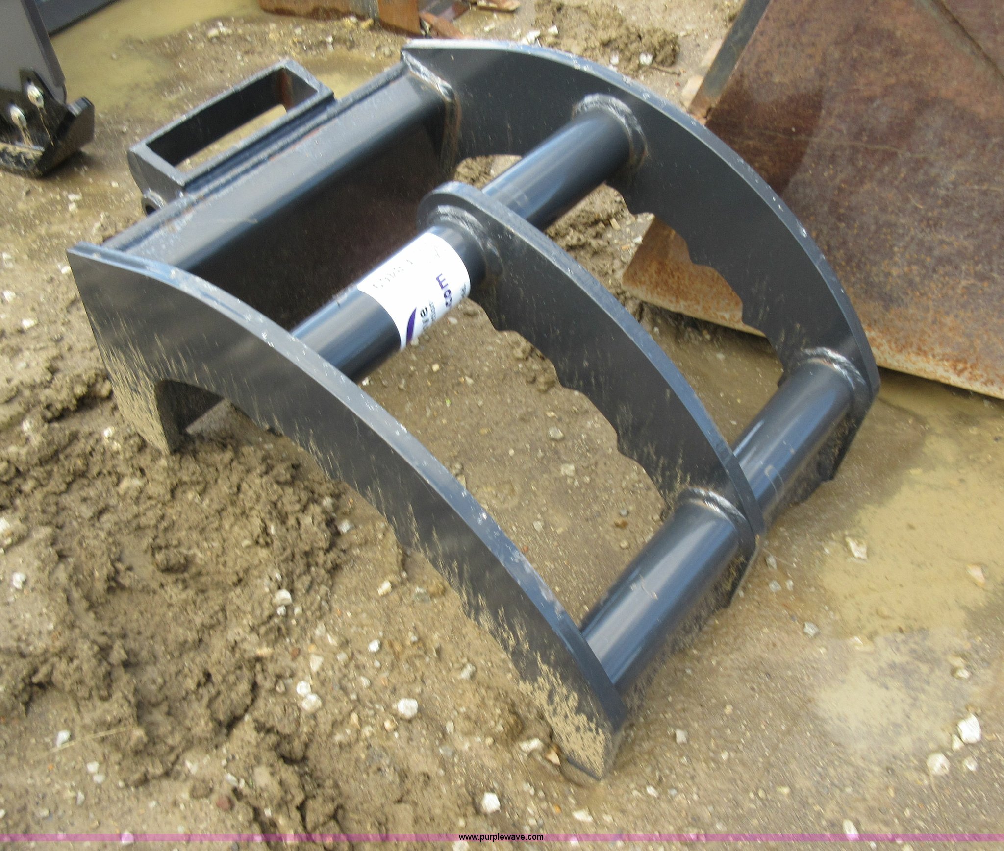 Compact excavator grapple arm in Blue Springs, MO | Item F8469 sold ...