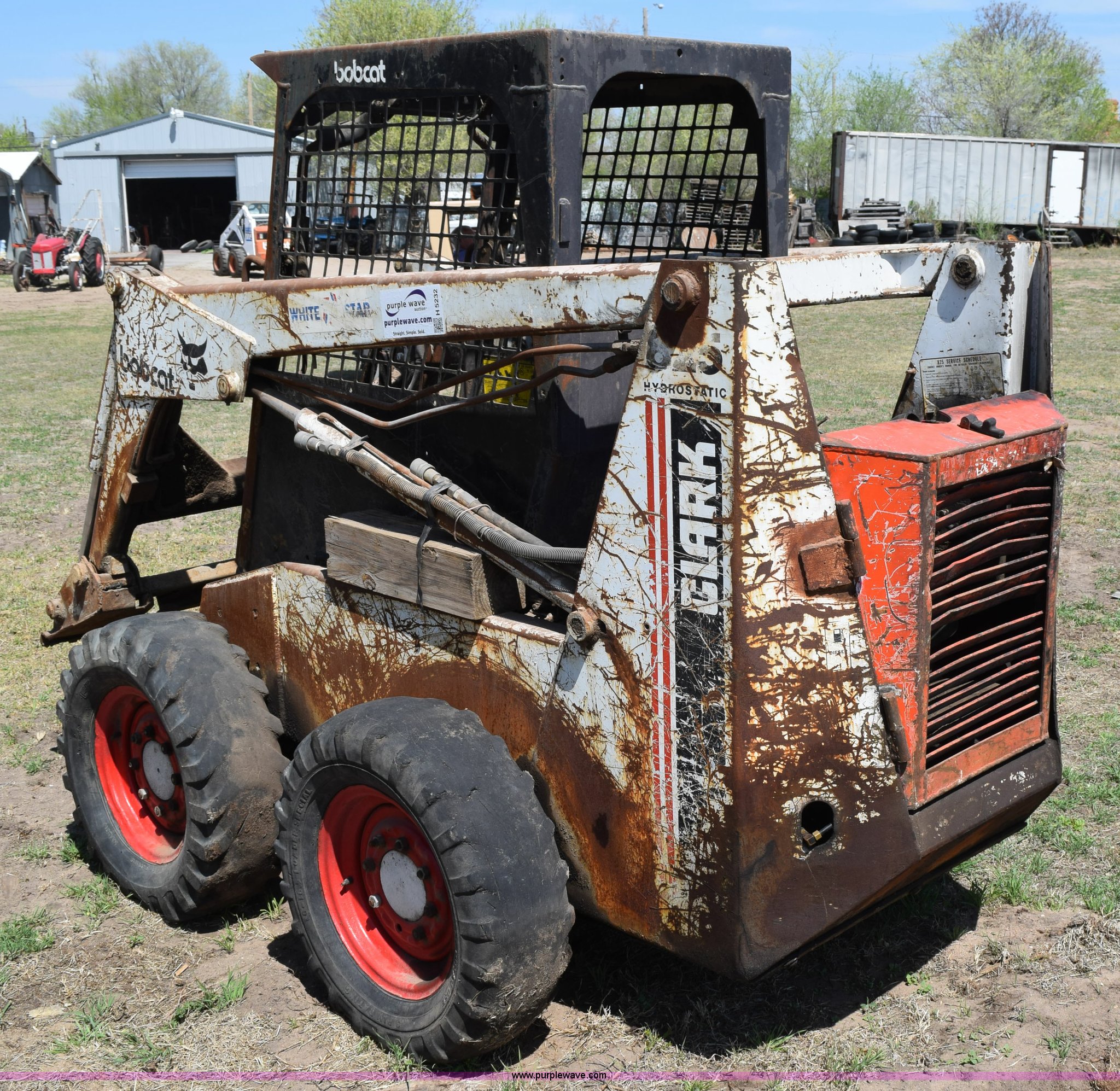 Bobcat 825 skid steer in Wichita, KS | Item H5232 sold | Purple Wave
