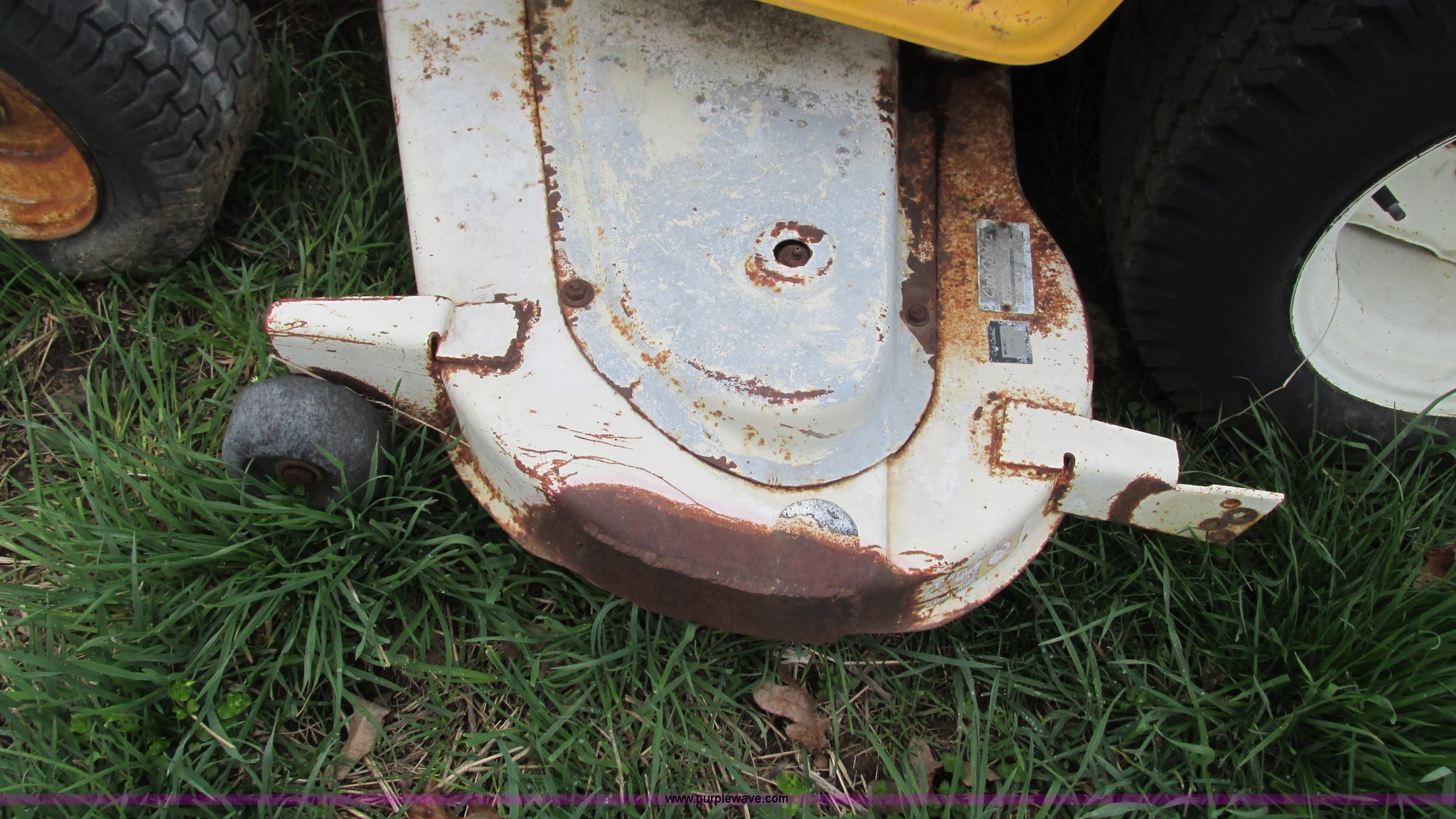Cub Cadet Hydro 1210 lawn mower in Conway, MO | Item AY9931 sold ...