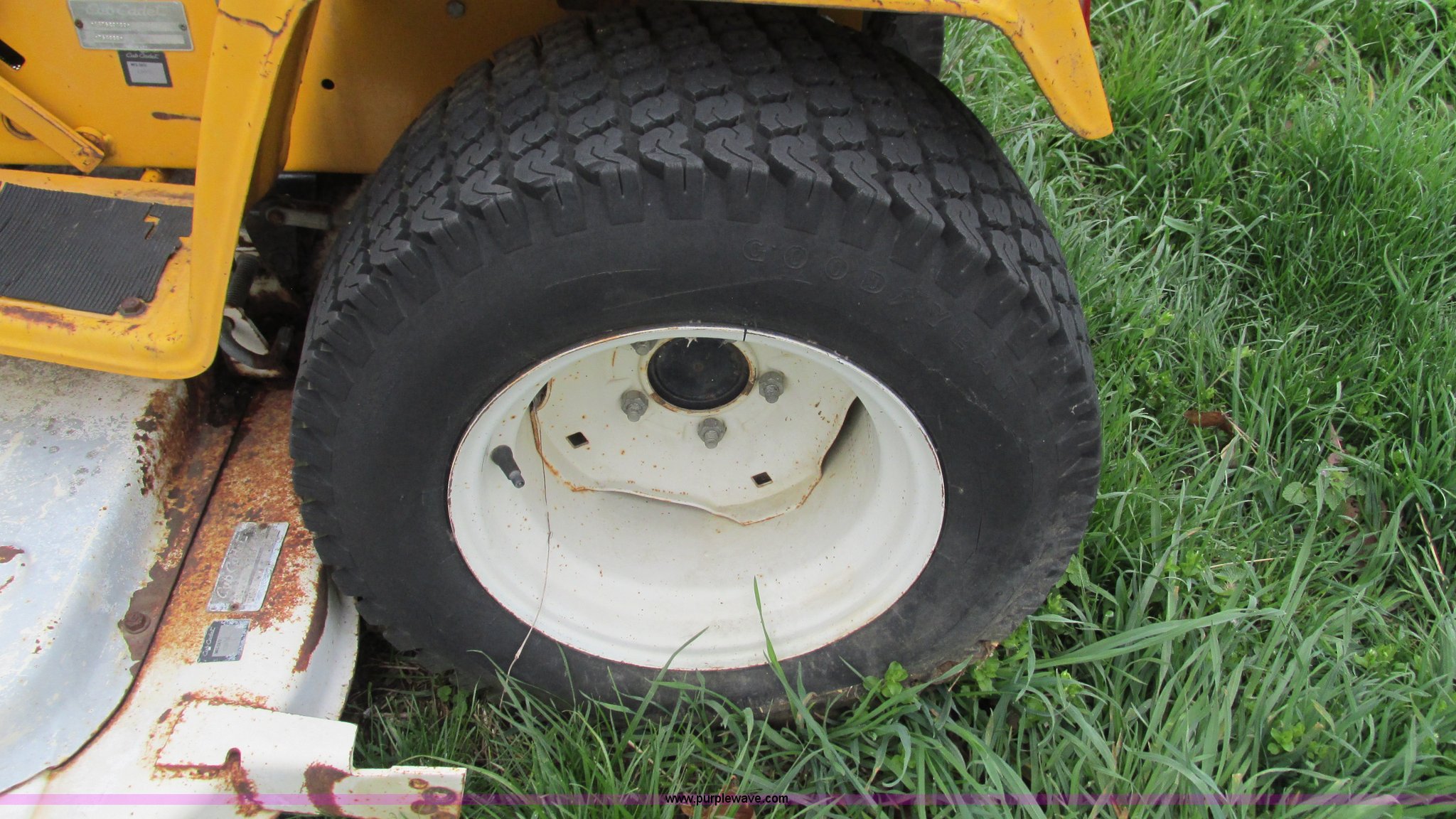 Cub Cadet Hydro 1210 lawn mower in Conway, MO | Item AY9931 sold ...
