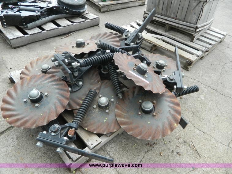 (10) fluted disk assemblies in Assaria, KS | Item BH9648 sold | Purple Wave