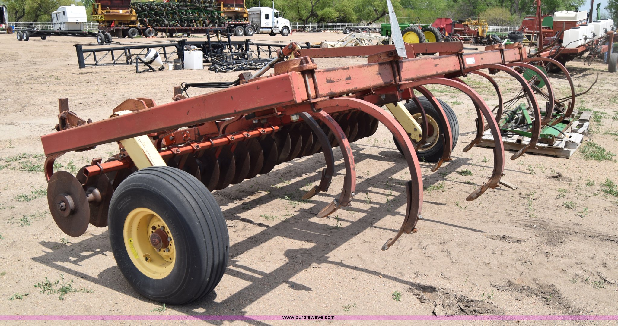Krause 2800 chisel disk in Kinsley, KS | Item H8595 sold | Purple Wave