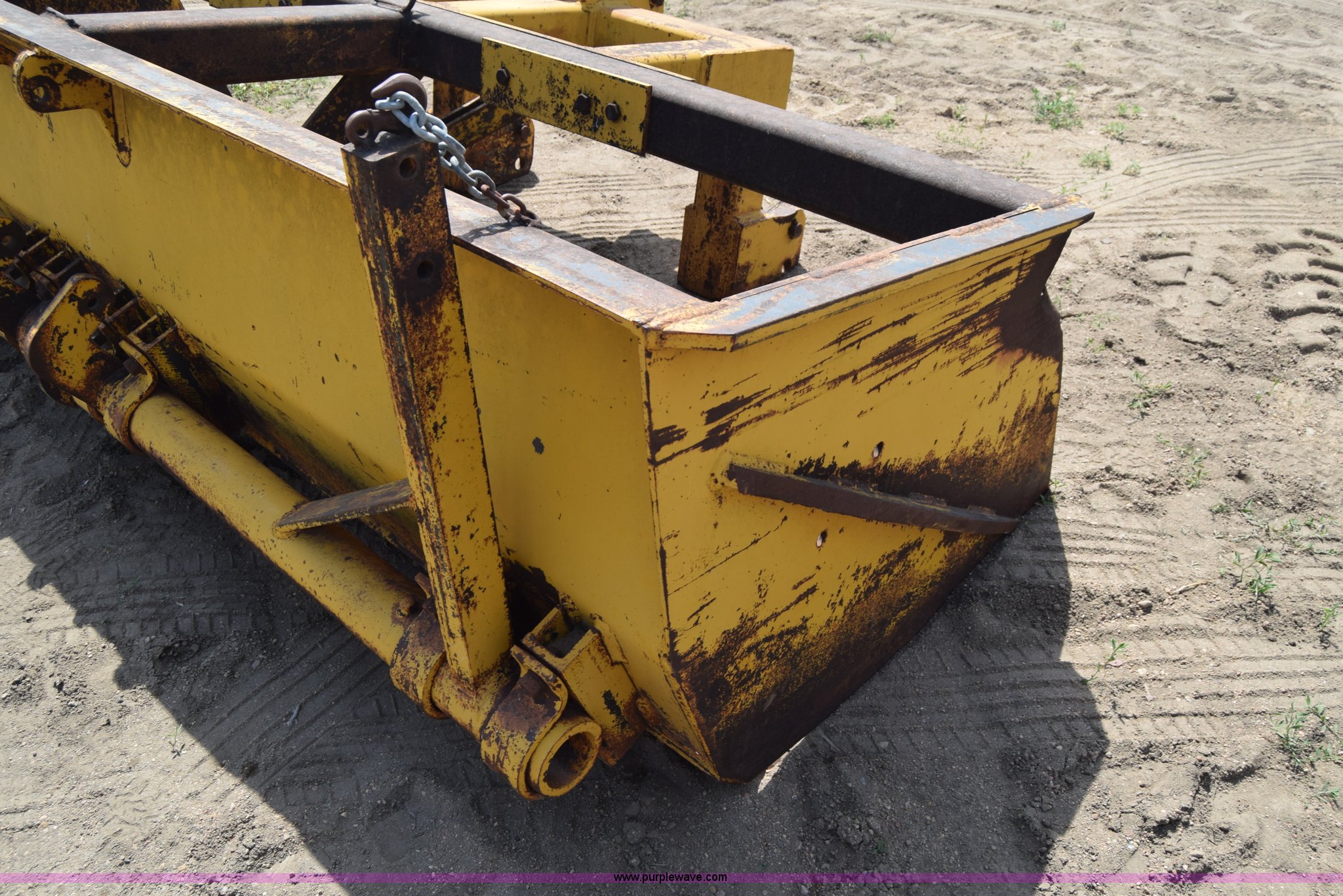 10'W speed mover/box blade in Kinsley, KS | Item H8603 sold | Purple Wave