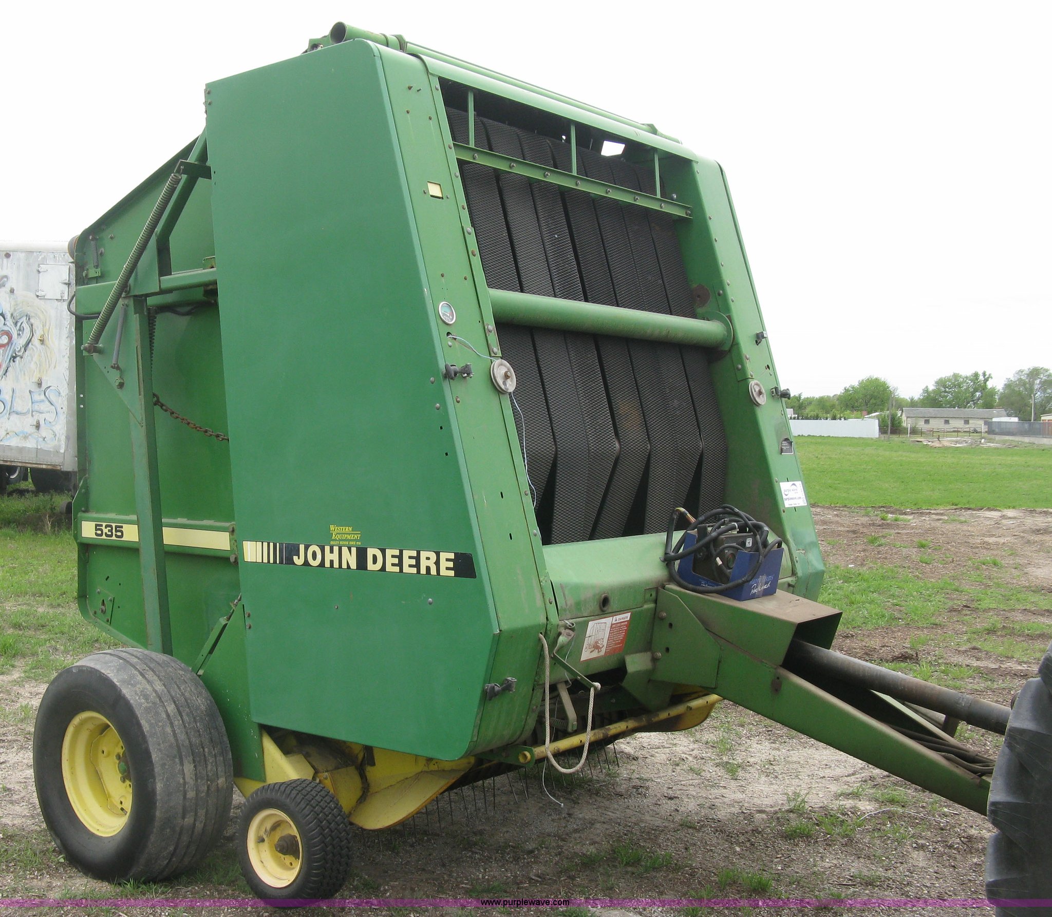 1992 John Deere 535 round baler in Wichita, KS | Item H8649 sold ...