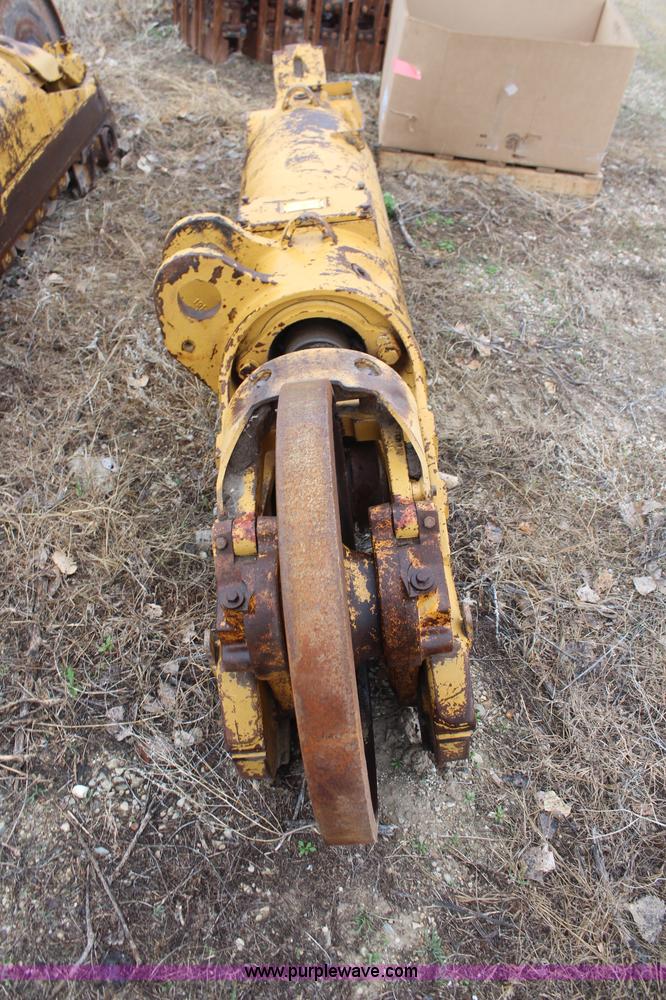 Caterpillar 963C system one undercarriage in Manhattan, KS | Item ...