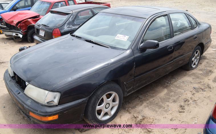1996 Toyota Avalon XL in Wichita, KS | Item J6667 sold | Purple Wave