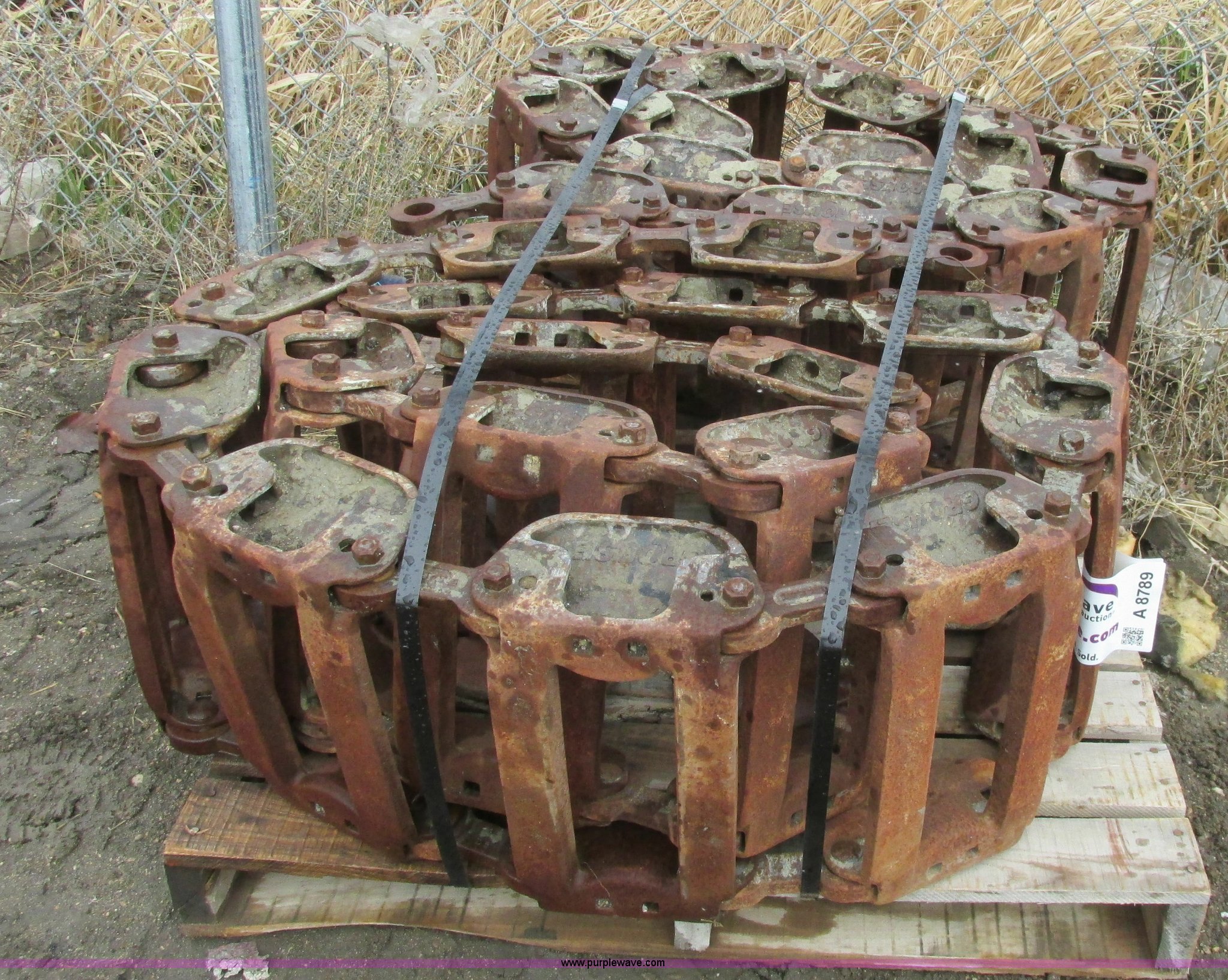 Steel grouser tracks in Fargo, ND | Item A8789 sold | Purple Wave