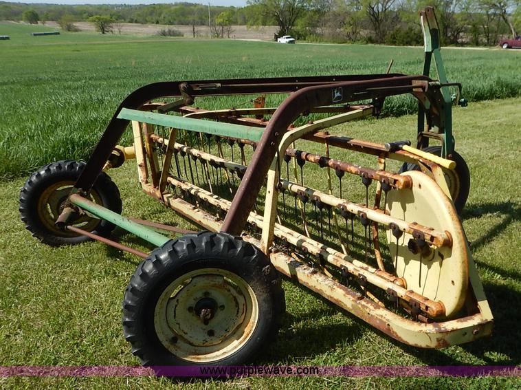 John Deere 660 hay rake in Silver Lake, KS | Item BJ9580 sold | Purple Wave