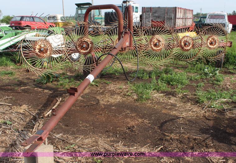Sitrex six wheel rake in Sabetha, KS | Item K6855 sold | Purple Wave