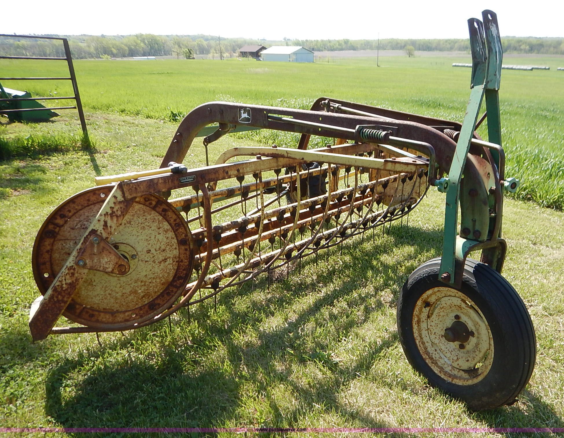 John Deere 660 hay rake in Silver Lake, KS | Item BJ9580 sold | Purple Wave