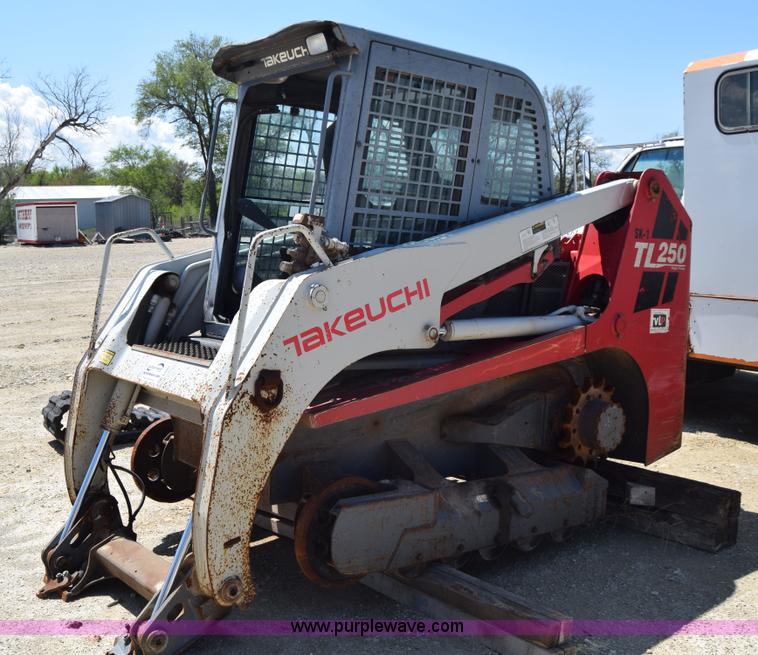 Takeuchi TL250 skid steer in Hutchinson, KS | Item E6345 sold | Purple Wave