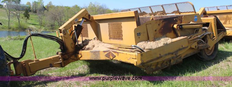 Reynolds 17C pan scraper in Agency, MO | Item K6979 sold | Purple Wave