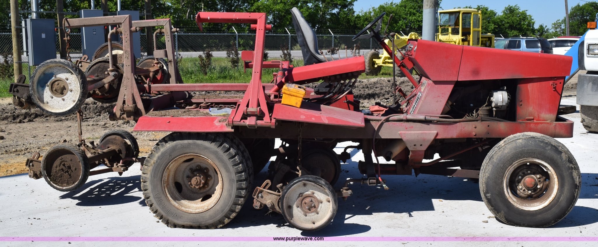 Toro Parkmaster lawn mower in Dayton, TX | Item H5112 sold | Purple Wave