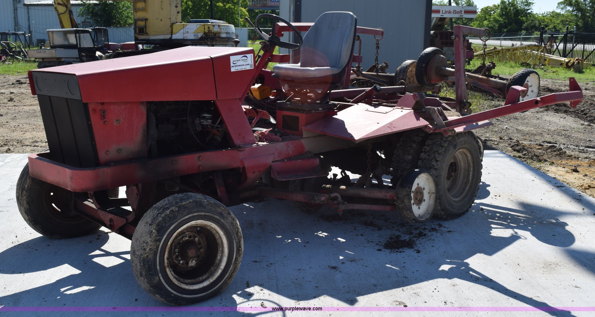 Toro Parkmaster lawn mower in Dayton, TX | Item H5112 sold | Purple Wave